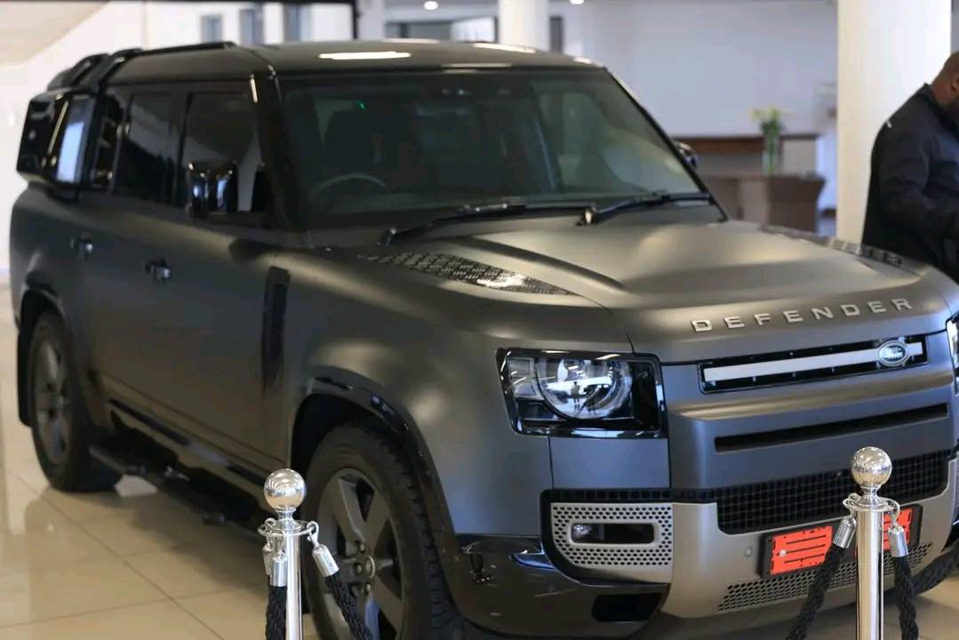 DEFENDER GIVES KING KHUBA A ROYAL RIDE - Car Trends