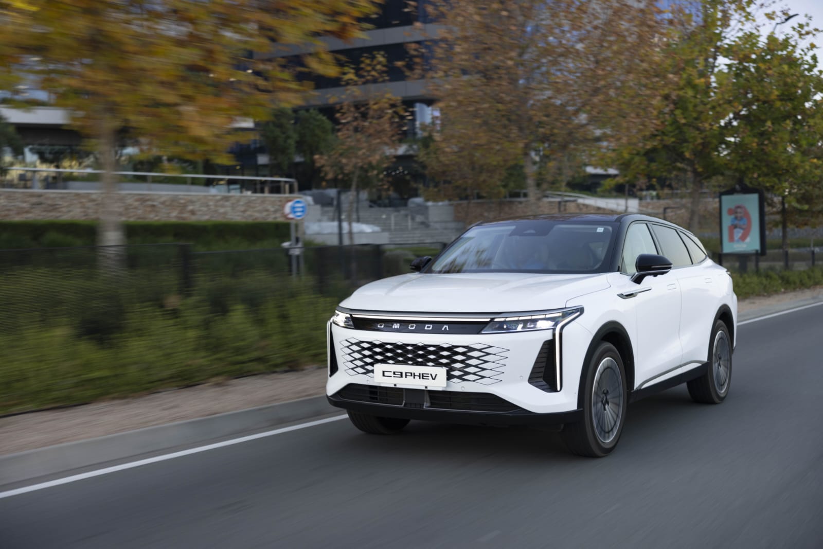 HELLO OMODA C9 PHEV - Car Trends